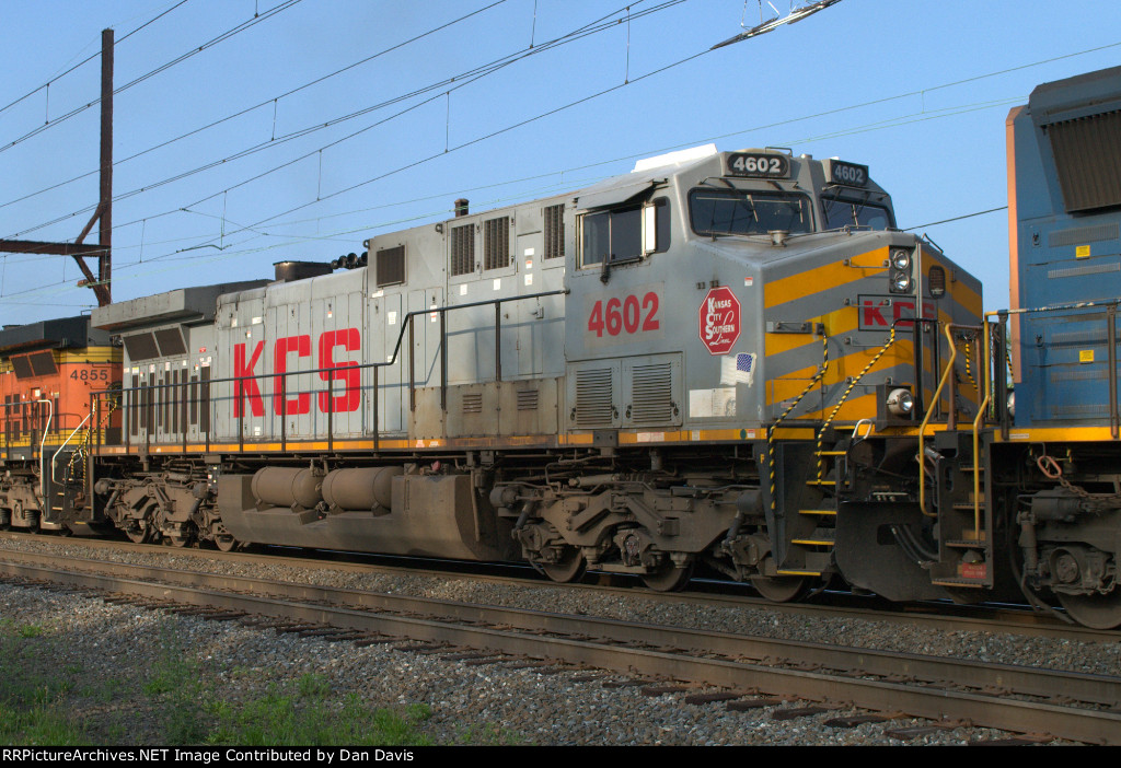 KCS AC44CW 4602 trails on K041-20
